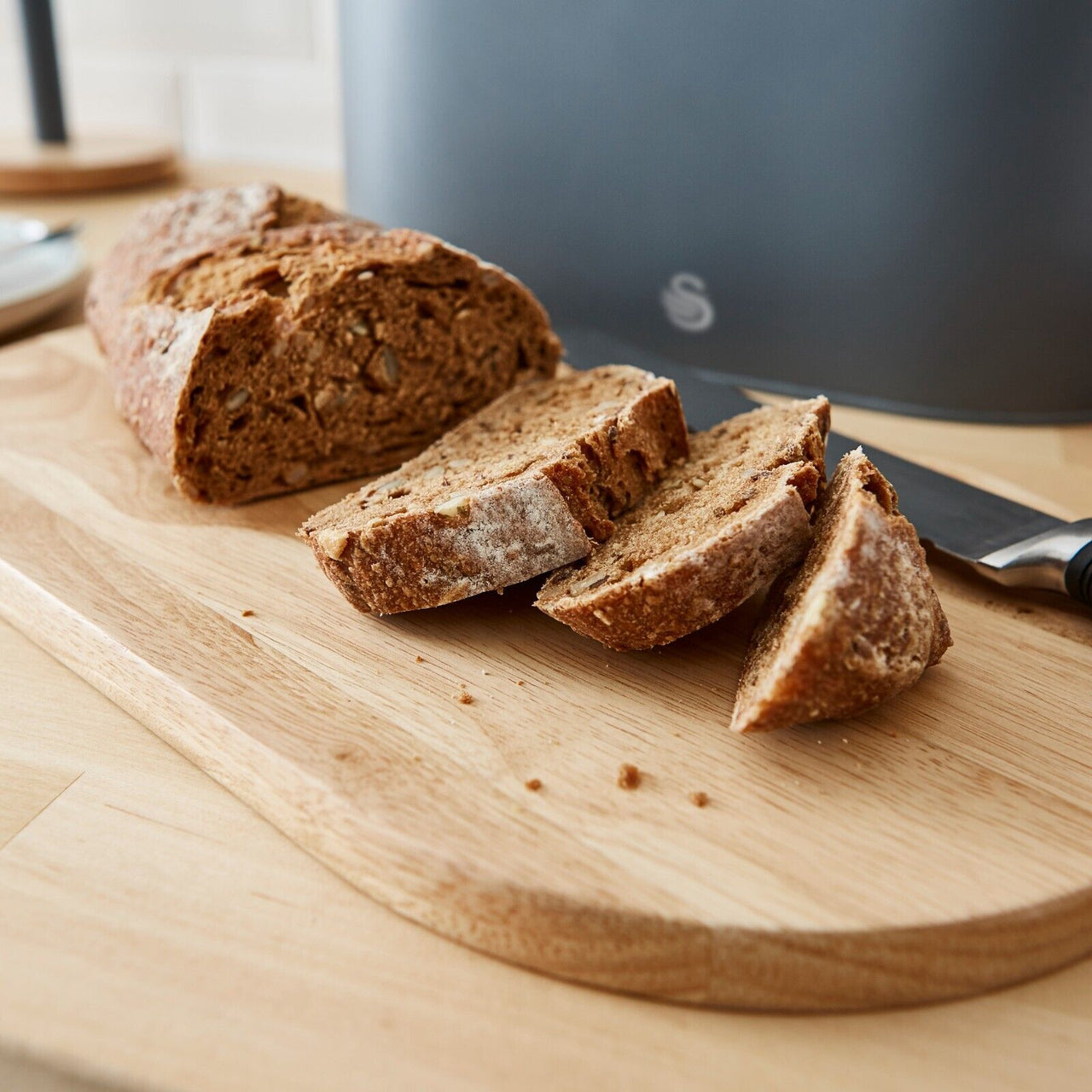 Swan Nordic Grey Bread Bin with Bamboo Cutting Board Lid SWKA17512GRYN